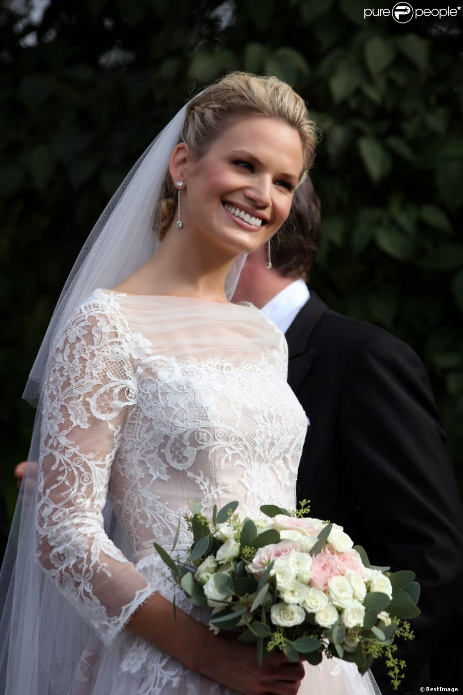 Red Carpet wedding: Vicky Andren and Gustaf Magnuson - Red Carpet Wedding